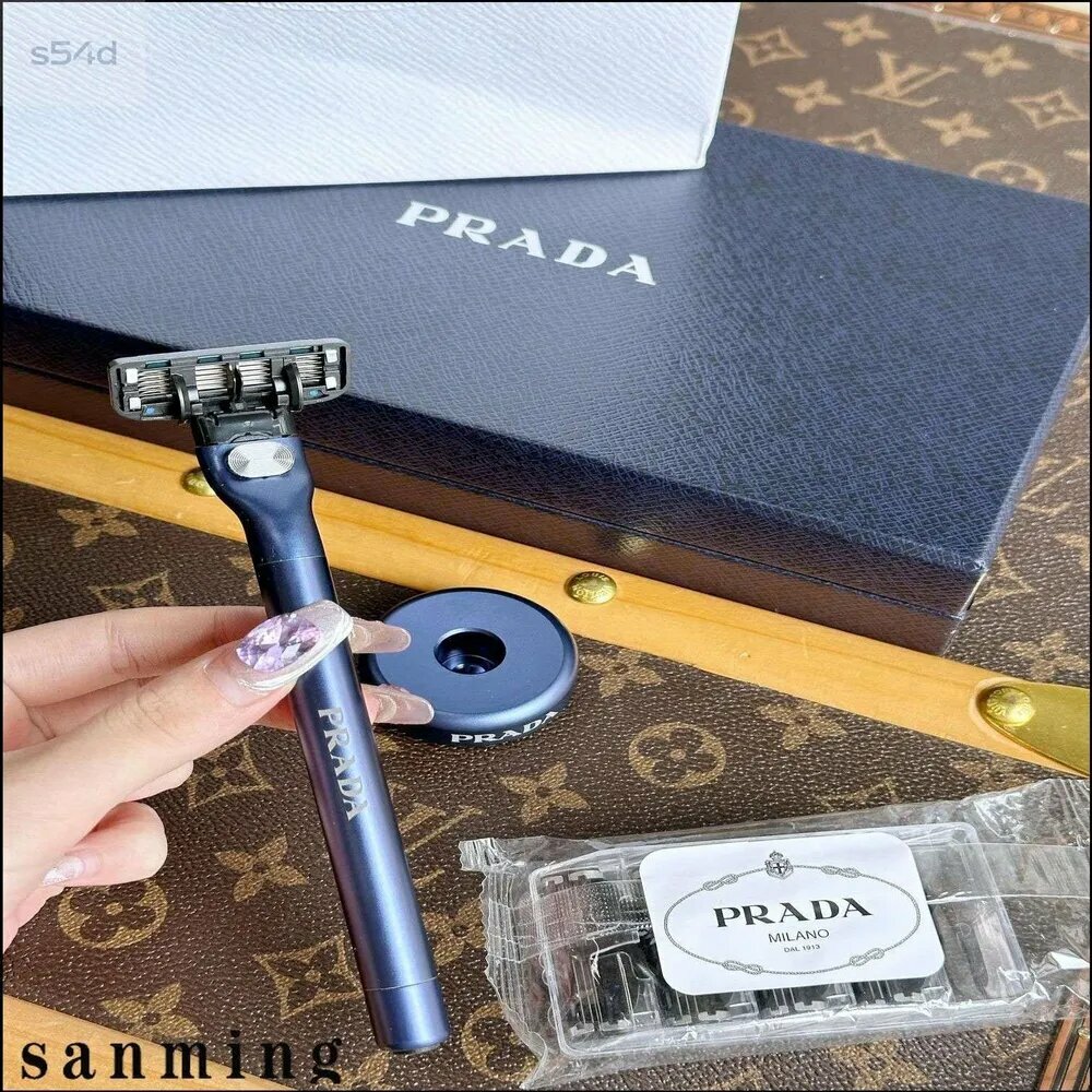 Ударная бритва прада Prada — фото 1