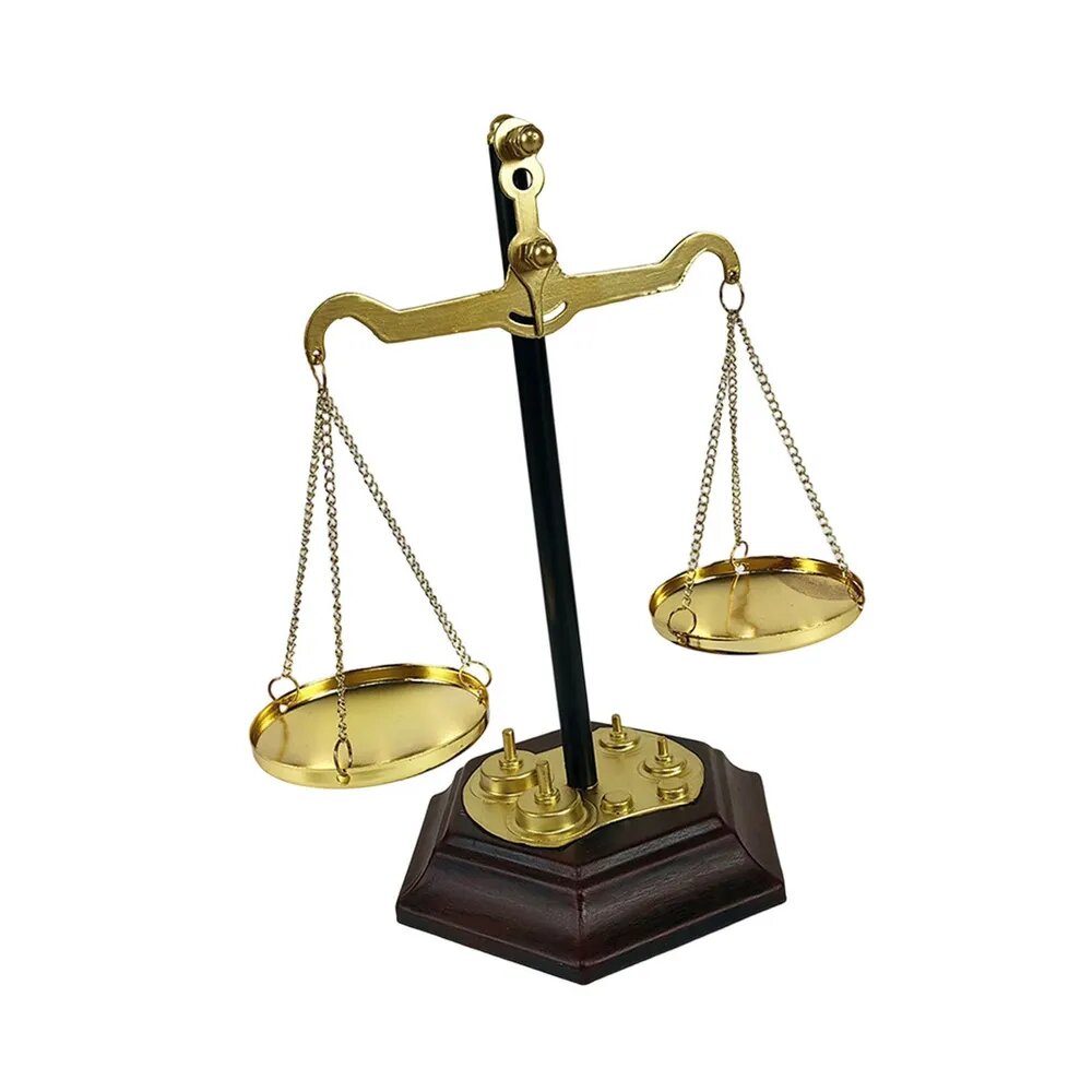 Металлические весы как арт-объект для изысканного декора дома