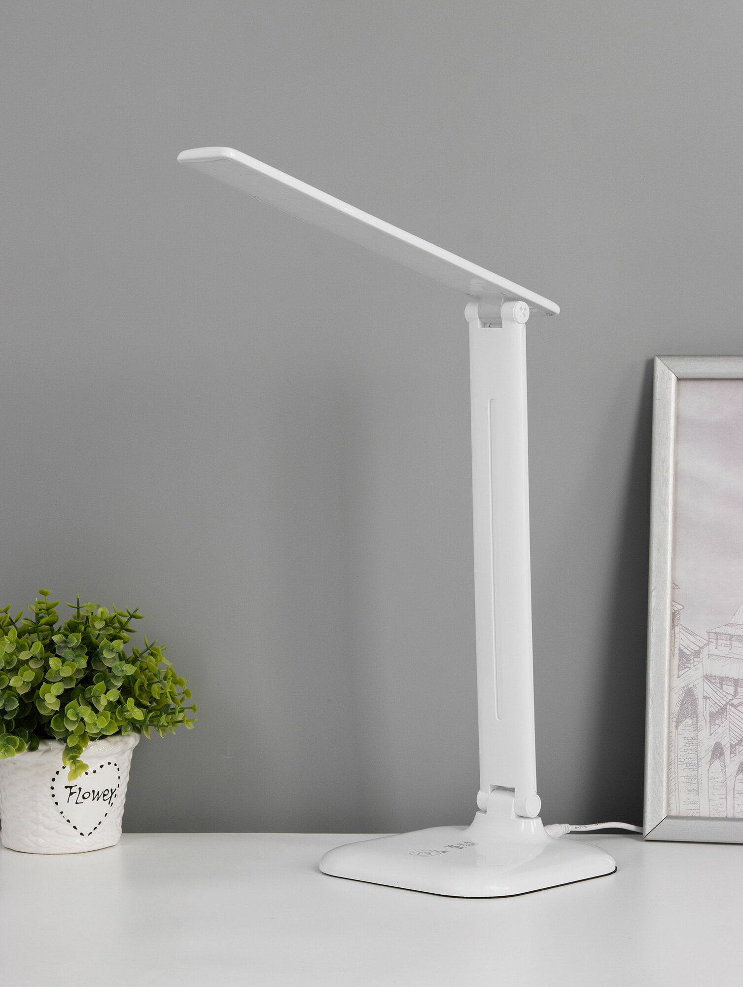 Лампа настольная LED NLED-462, 10 Вт, 15x35x40 см, белая, материал основания: пластик