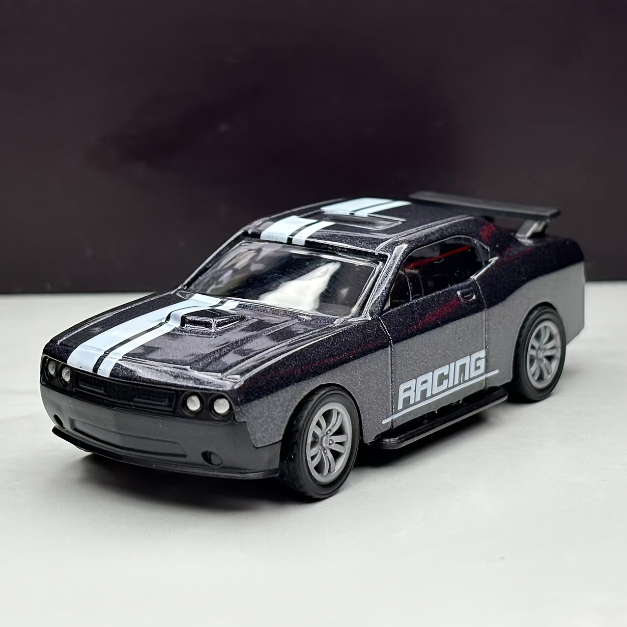 Автомобильная модель 1:36 из сплава для декора и коллекционирования