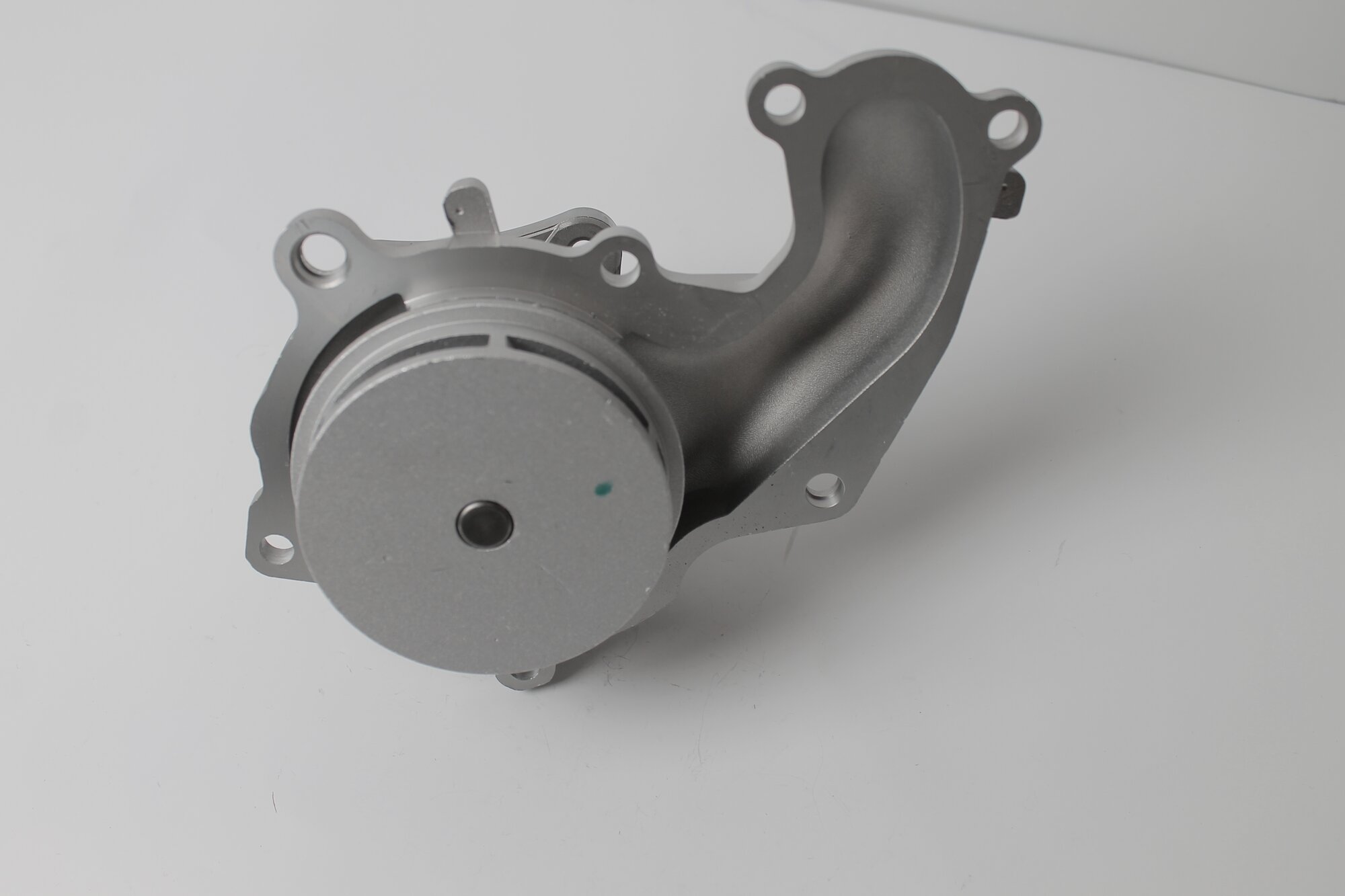 Насос водяной помпа двигателя FORD Focus 1/2, Mondeo 4, Fiesta Mk4, Galaxy 2, 1.8TDCi