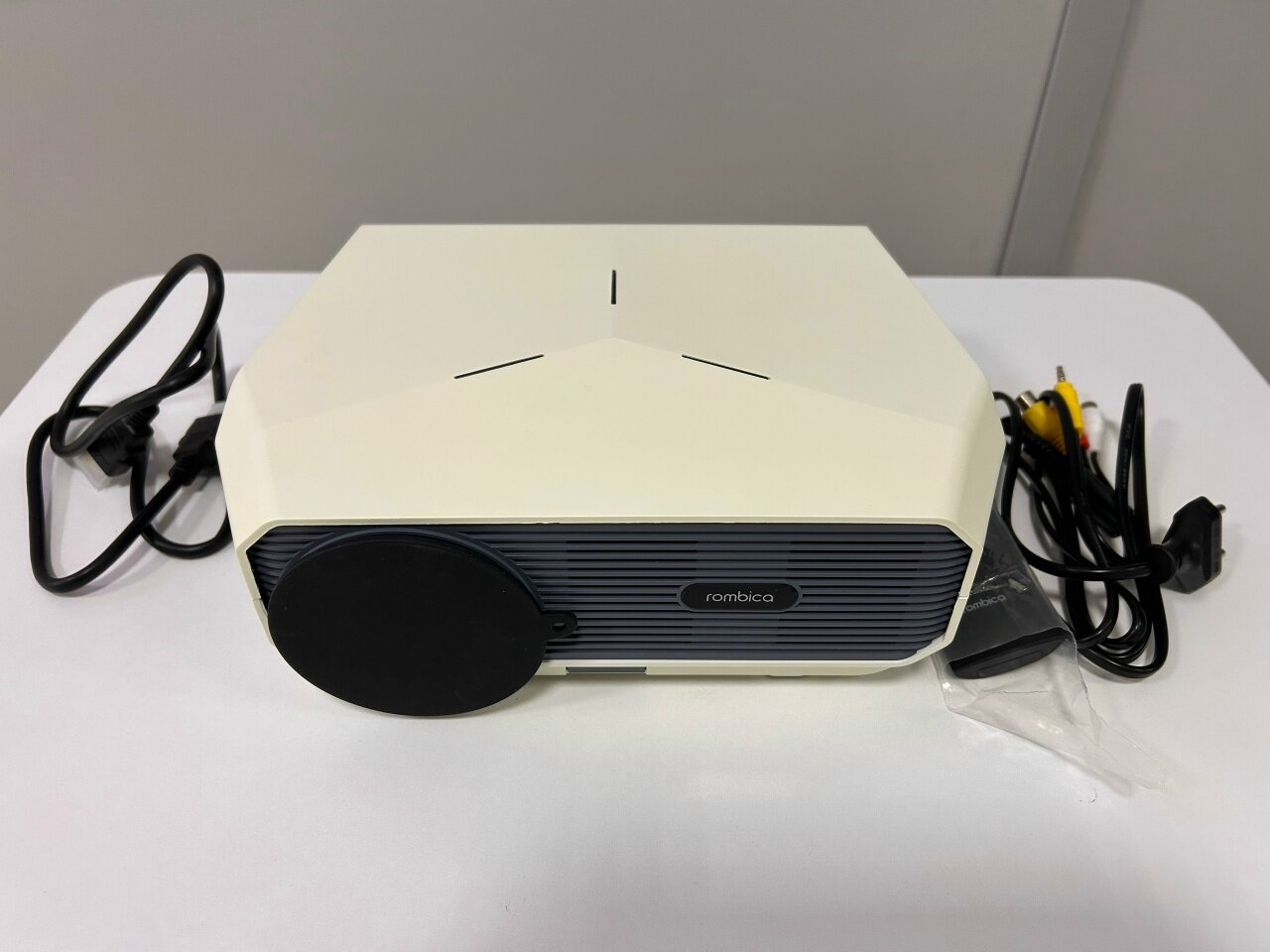 Проектор Rombica Ray Box Eclipse White MPR-L740 — фото 1