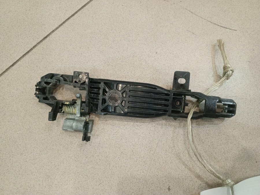Кронштейн ручки задней правой от Mazda 6 GH 2007-2013