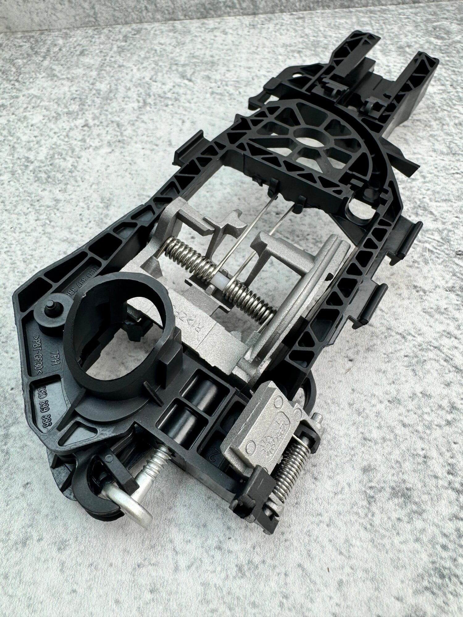 Кронштейн ручки двери передний правый для Volkswagen Passat B6 B7 3C0837886A