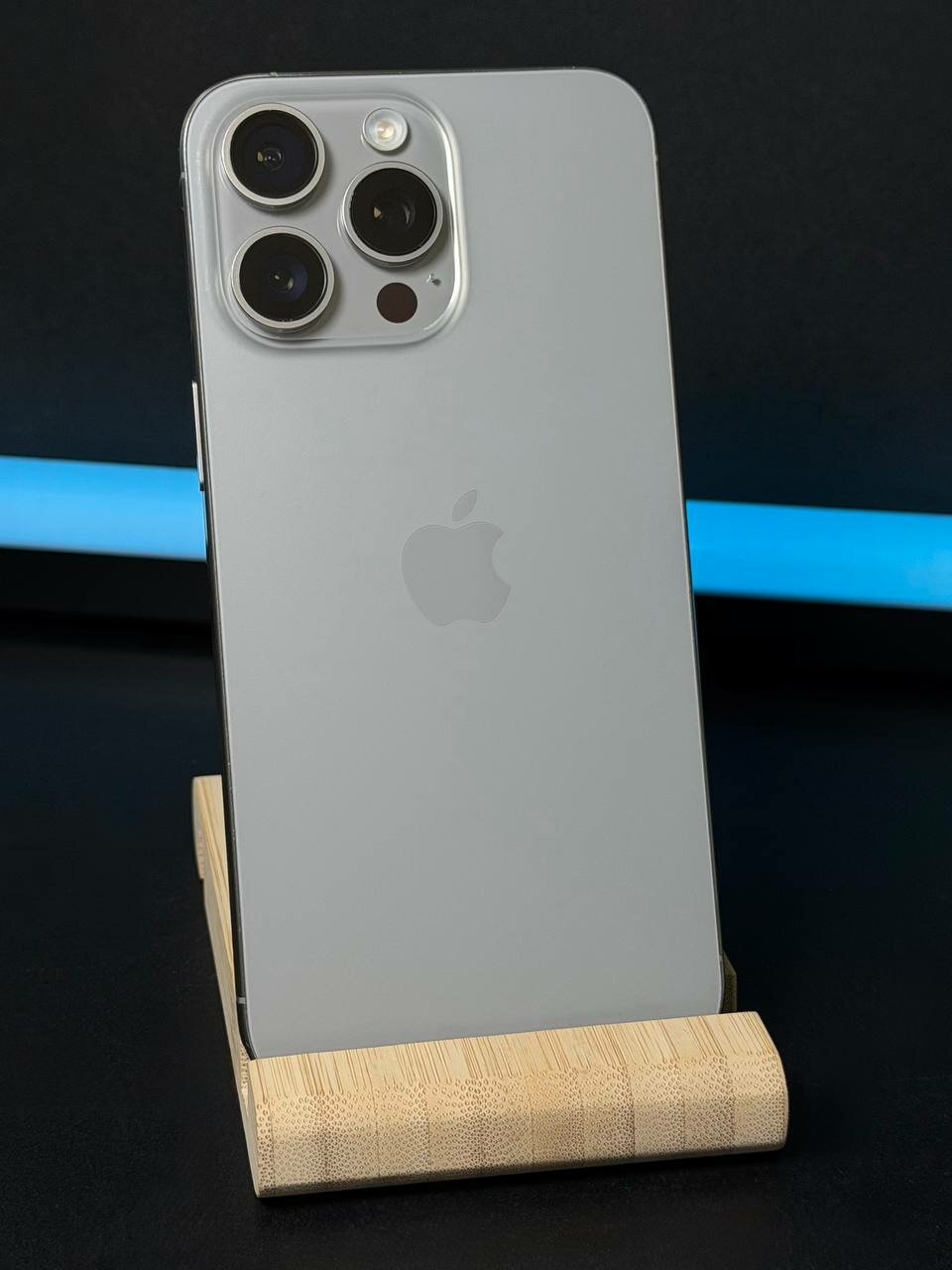 Смартфон Apple iPhone 15 Pro Max, 512 ГБ, nano-SIM + eSIM, натуральный титан