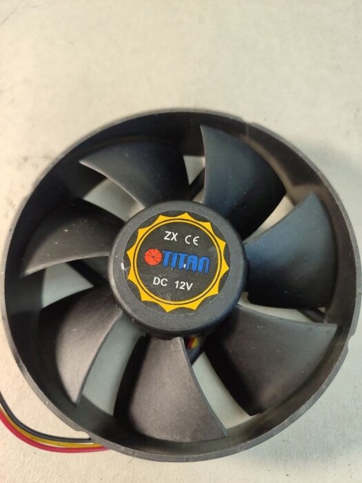Вентилятор Titan 92x92x25 DC 12V 0.2A TFD-9525M12Z 2000RPM 3Pin