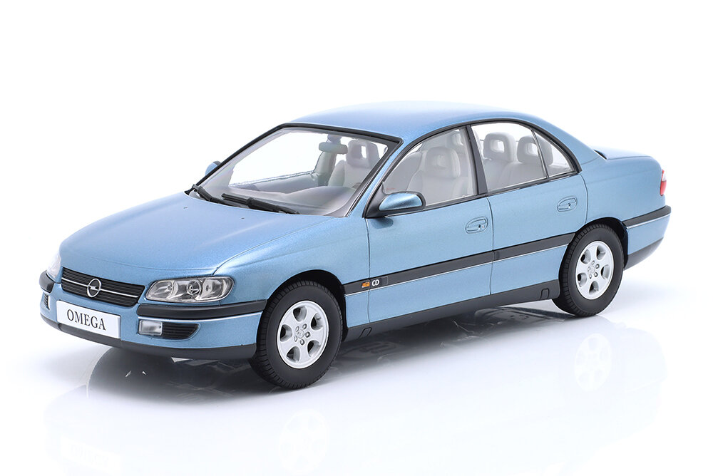 Модель коллекционная TRIPLE 9 Opel omega b saloon 1996 light blue metallic / опель омега синий