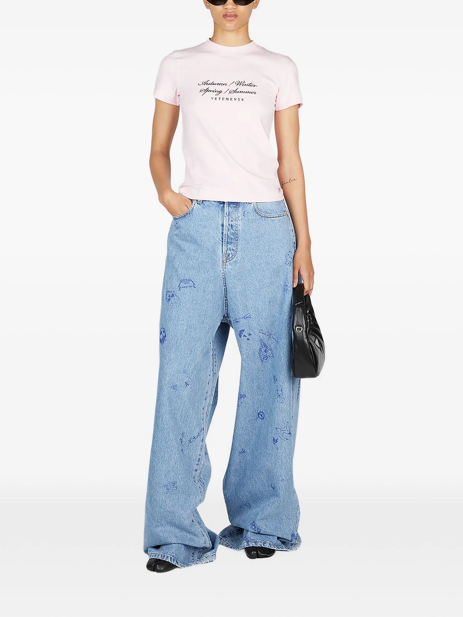 Футболка Vetements 4 Seasons, размер 42 — фото 1