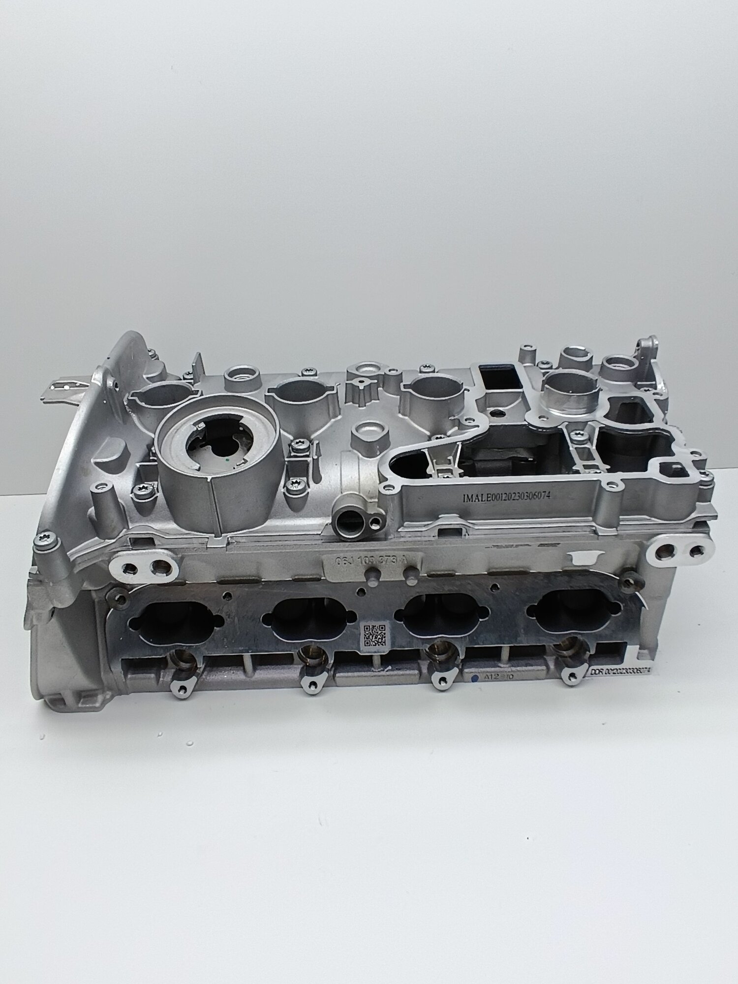 Новая головка блока цилиндров ГБЦ (голая) VW VAG Gen2 1.8 2.0 CDА ВZB CAW IMALE/IMLENG I01020009 06Н103064М