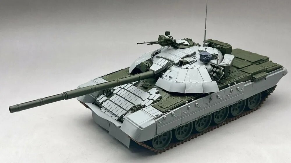 Amusing 35A067 масштаб 1:35, основной боевой танк Т-72АМТ, сборочный пластиковый набор
