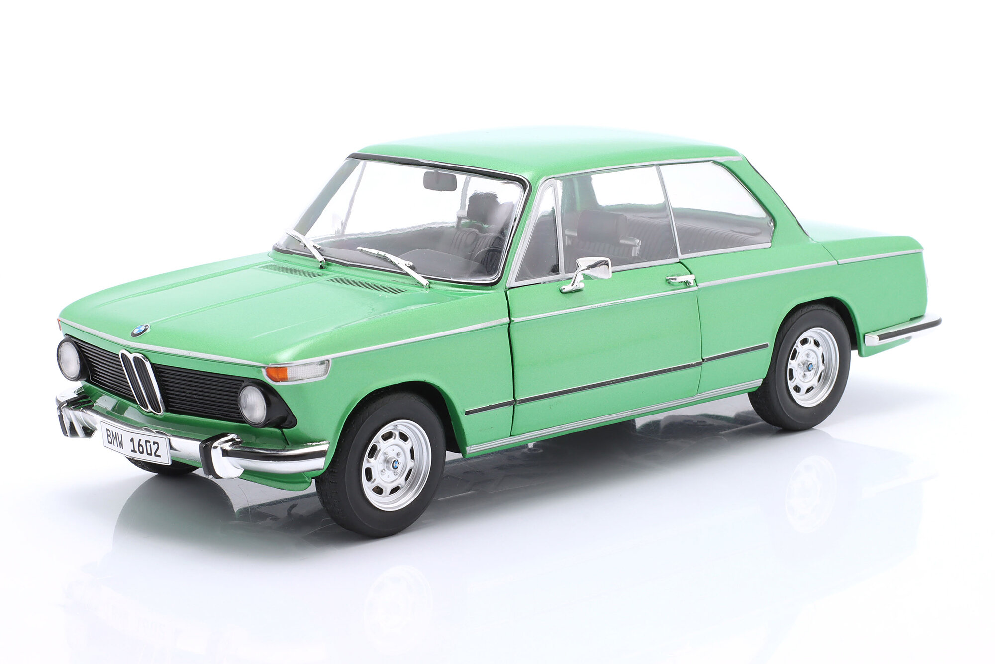 Модель коллекционная SOLIDO Bmw 1602 E10 1971 green metallic