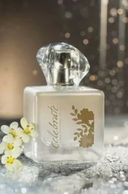 Celebrate. Парфюмированная вода. avon. 50 мл. ( селебрейт) Остались единичные экземляры.