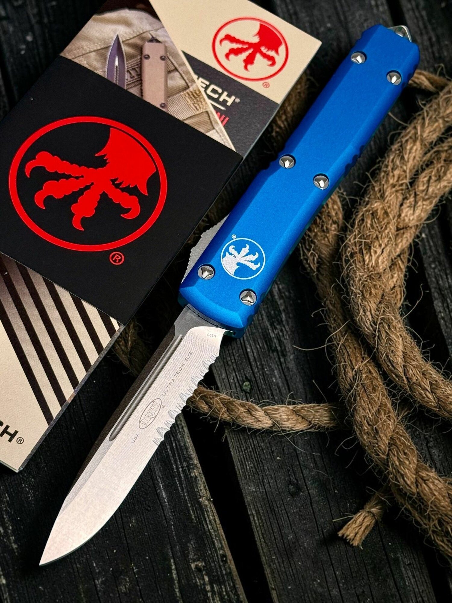 Нож складной MicroTech MCT12111BL Ultratech, PartSerrated StoneWash Blade, Blue Handle