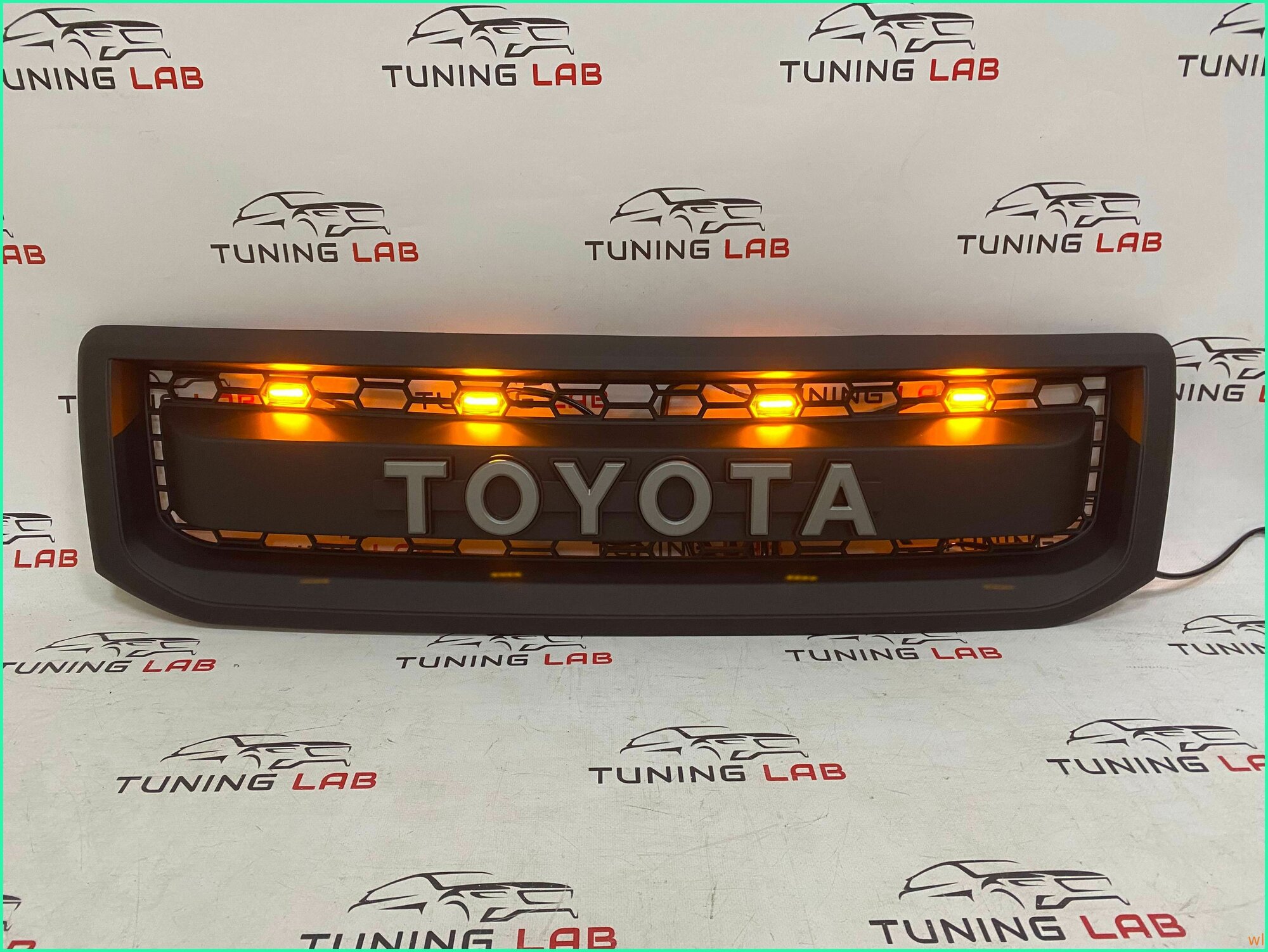 Решетка радиатора Prado 120 (Toyota Land Cruiser, 2002–2009) USA стиль чёрная ABS с LED линией, в штатные места