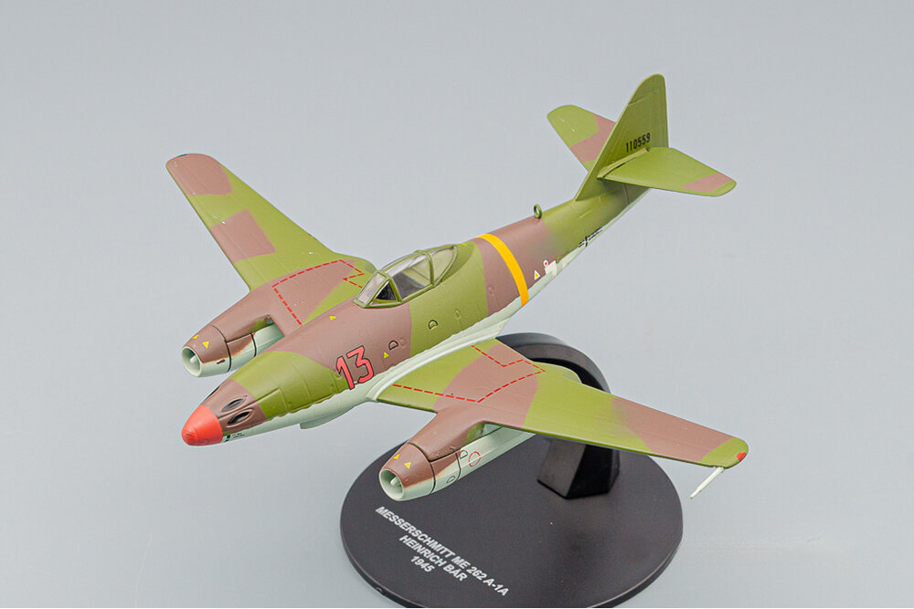 Модель коллекционная ATLAS Messerschmitt me 262A-1A heinz bar (220 побед) 1945