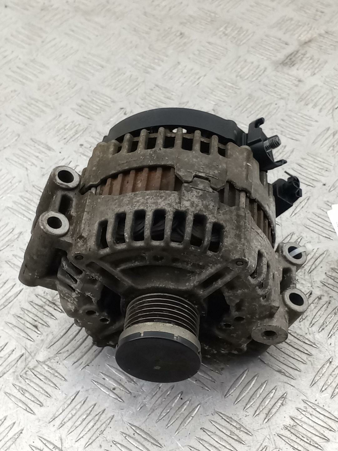 Генератор для BMW 3 E90/E91/E92/E93 3.0 OEM 7550968