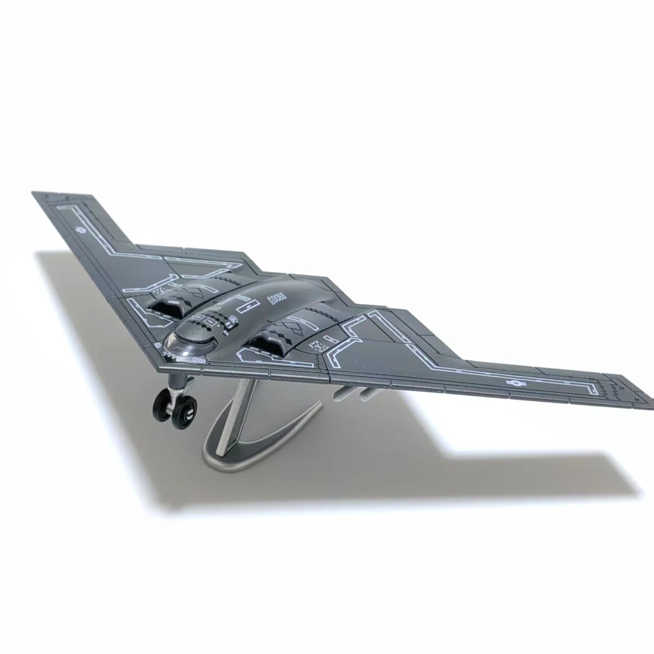 Пластиковая модель самолета B-2 SPIRIT 1/200
