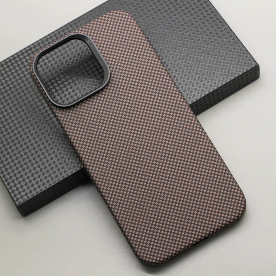Чехол на iPhone 16 Pro Kevlar / Кевлар с MagSafe (Магсейф) беспроводная зарядка (НЕ Pitaka)