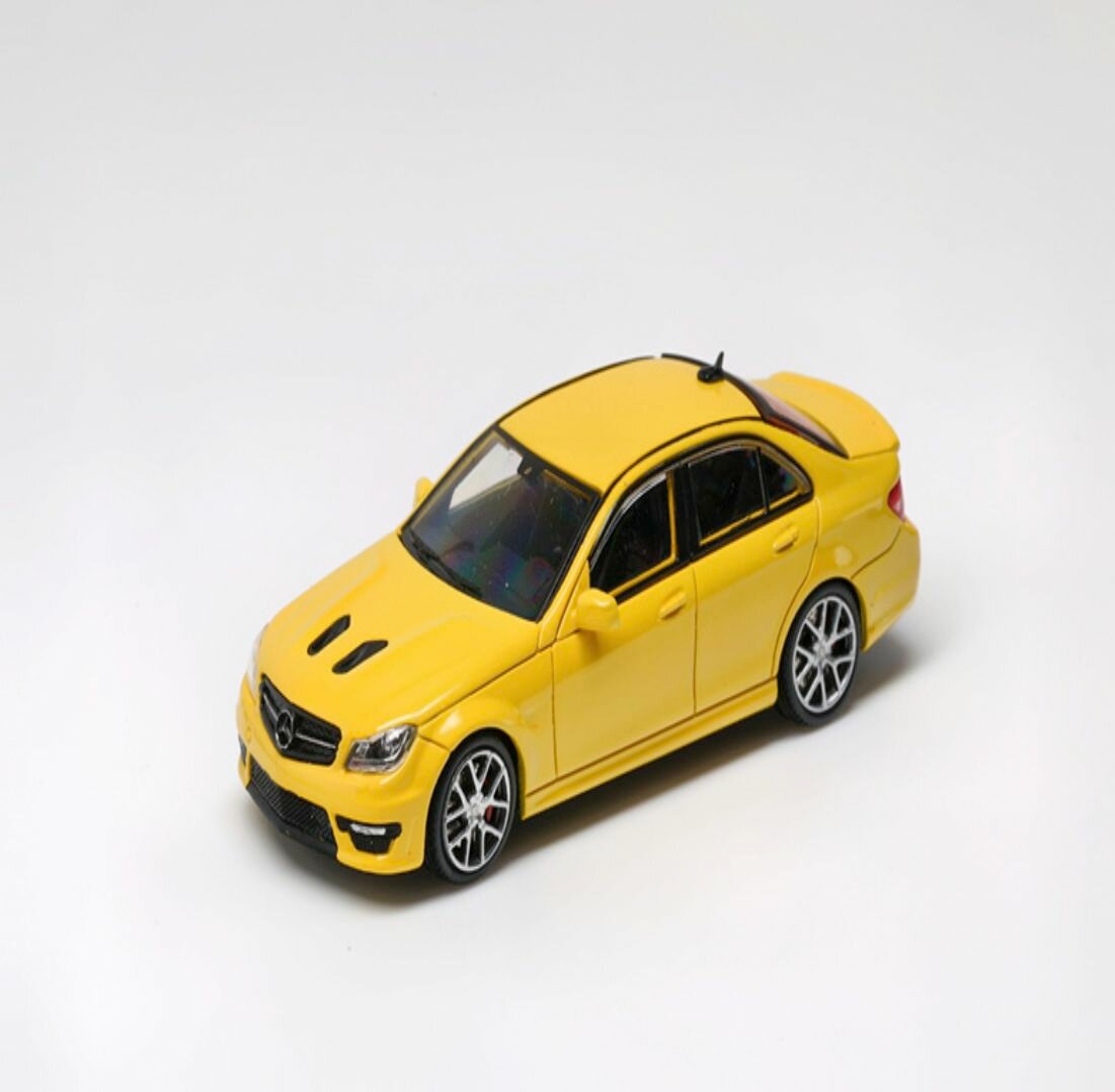 Коллекционная машинка KING MODEL 1:64 Mercedes-Benz C63 AMG W204 Yellow
