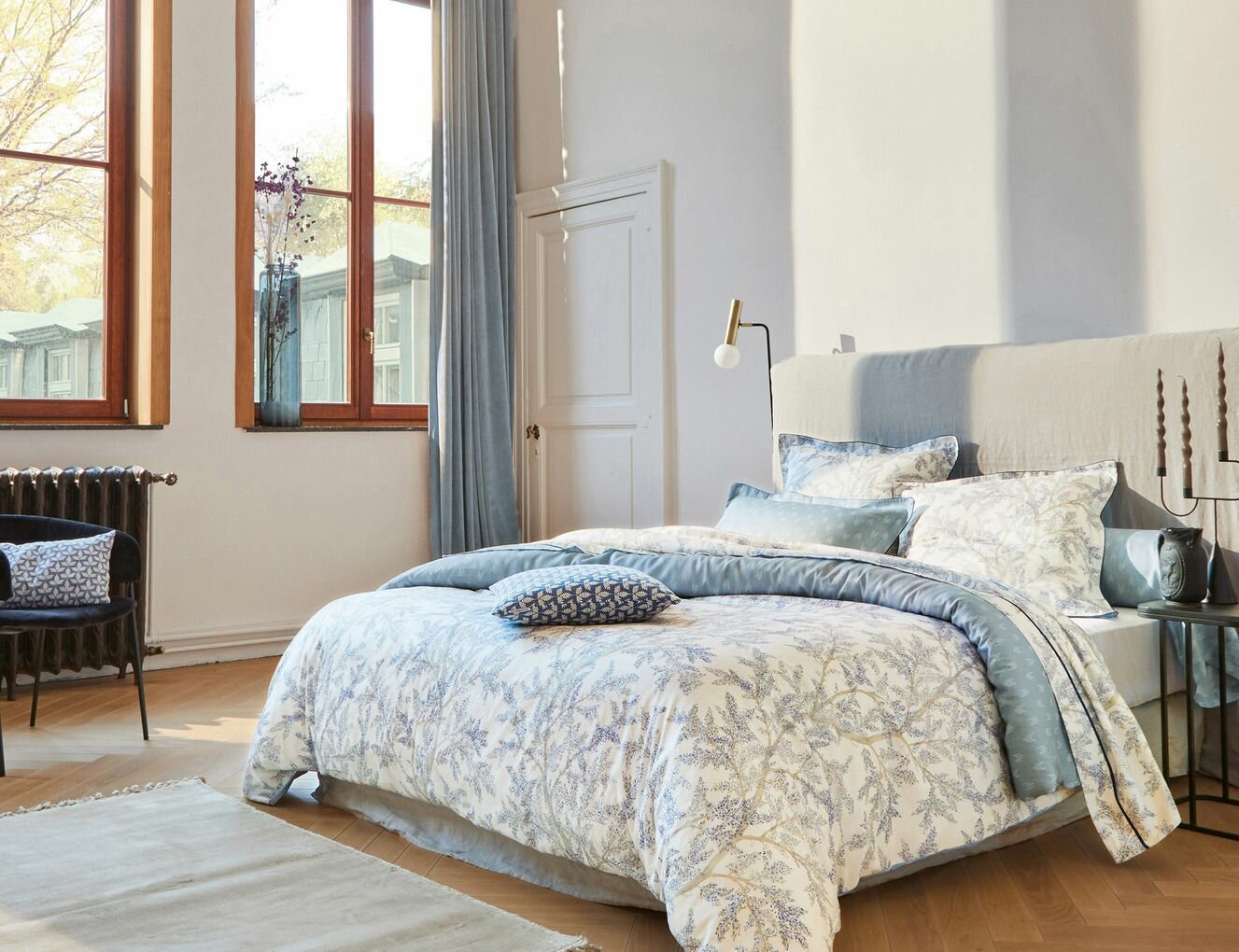 Комплект постельного белья 2х спальное евро 200x220 от Blanc des Vosges BROCEL IANDE COBALT