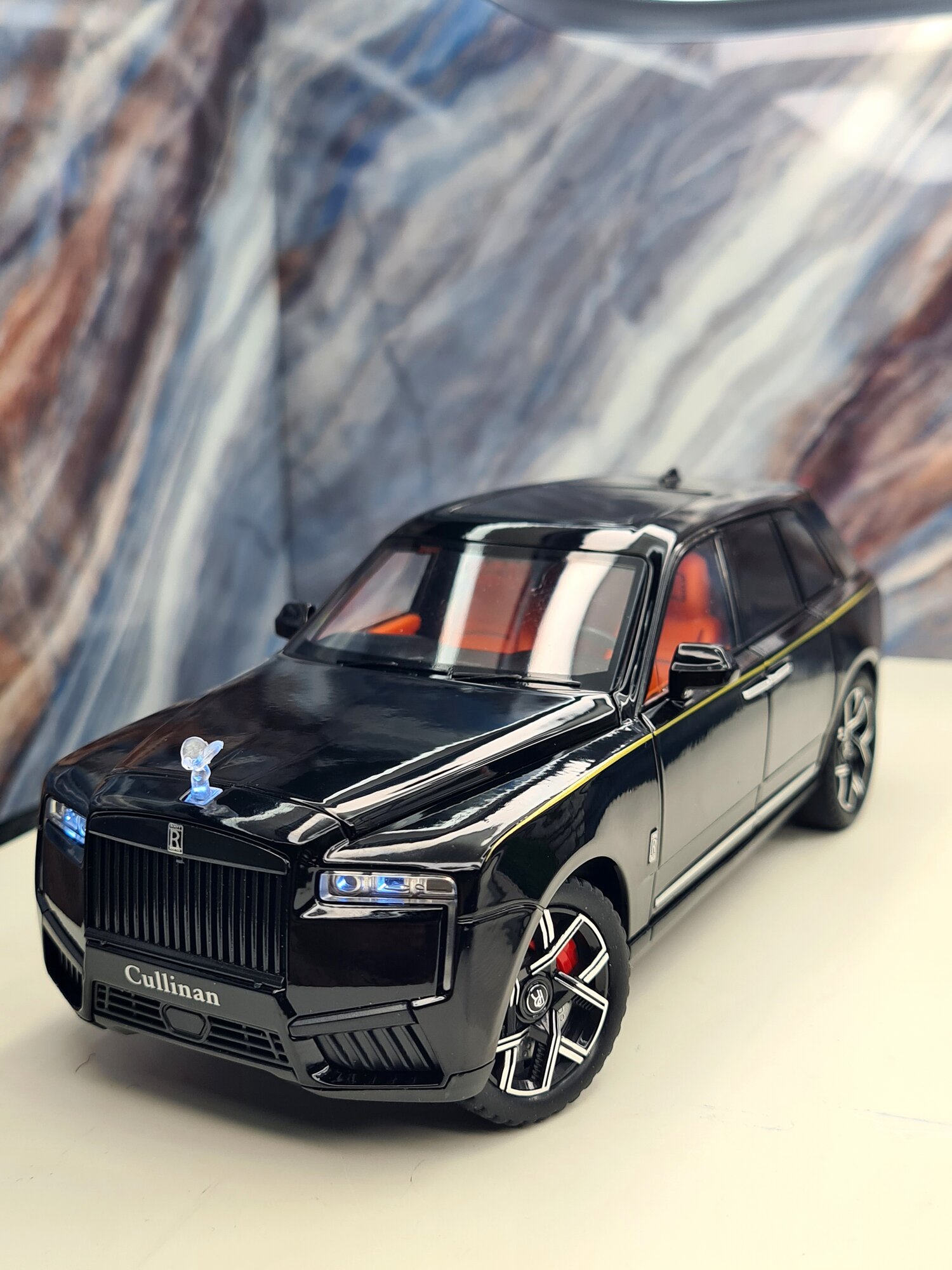 Машинка Металл Rolls-Royce Cullinan 2025 Коллекционная 1:24 свет звук