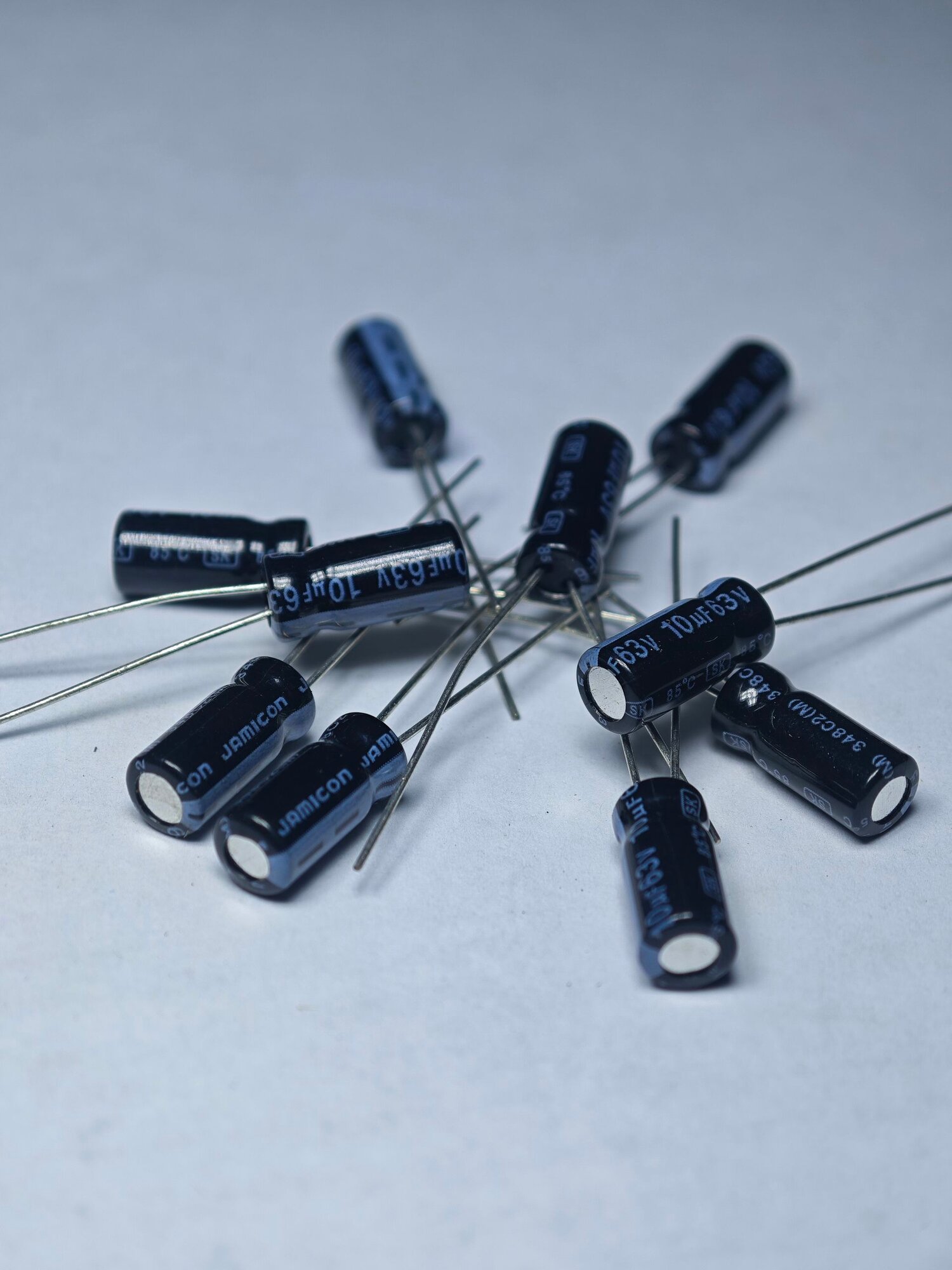 Конденсатор электролитический 10мкФ-63В/10uF-63V, 6/7мм, 10шт
