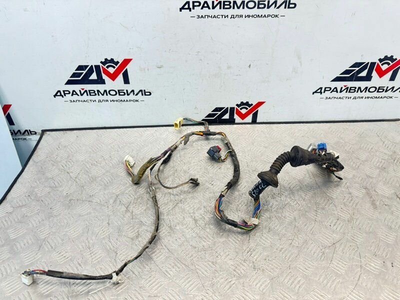 Проводка двери toyota corolla 2005 8215202870 ZZE121 3ZZFE, передняя левая (с пробегом)
