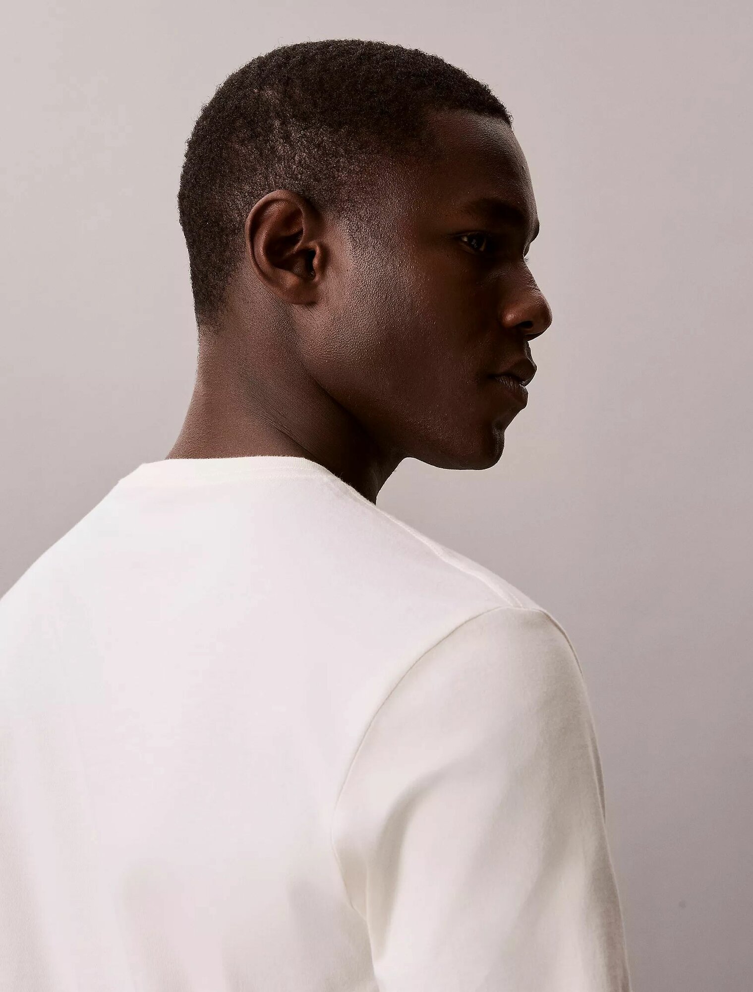 Футболка CALVIN KLEIN, размер M, белая — фото 1