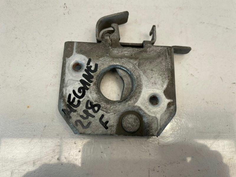 Замок капота Renault Megane 2006 8200236512 LM K4J740 (с пробегом)