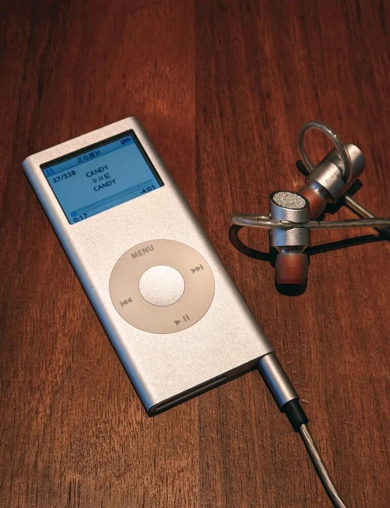 Apple MP3-плеер 2 ГБ, белый — фото 1