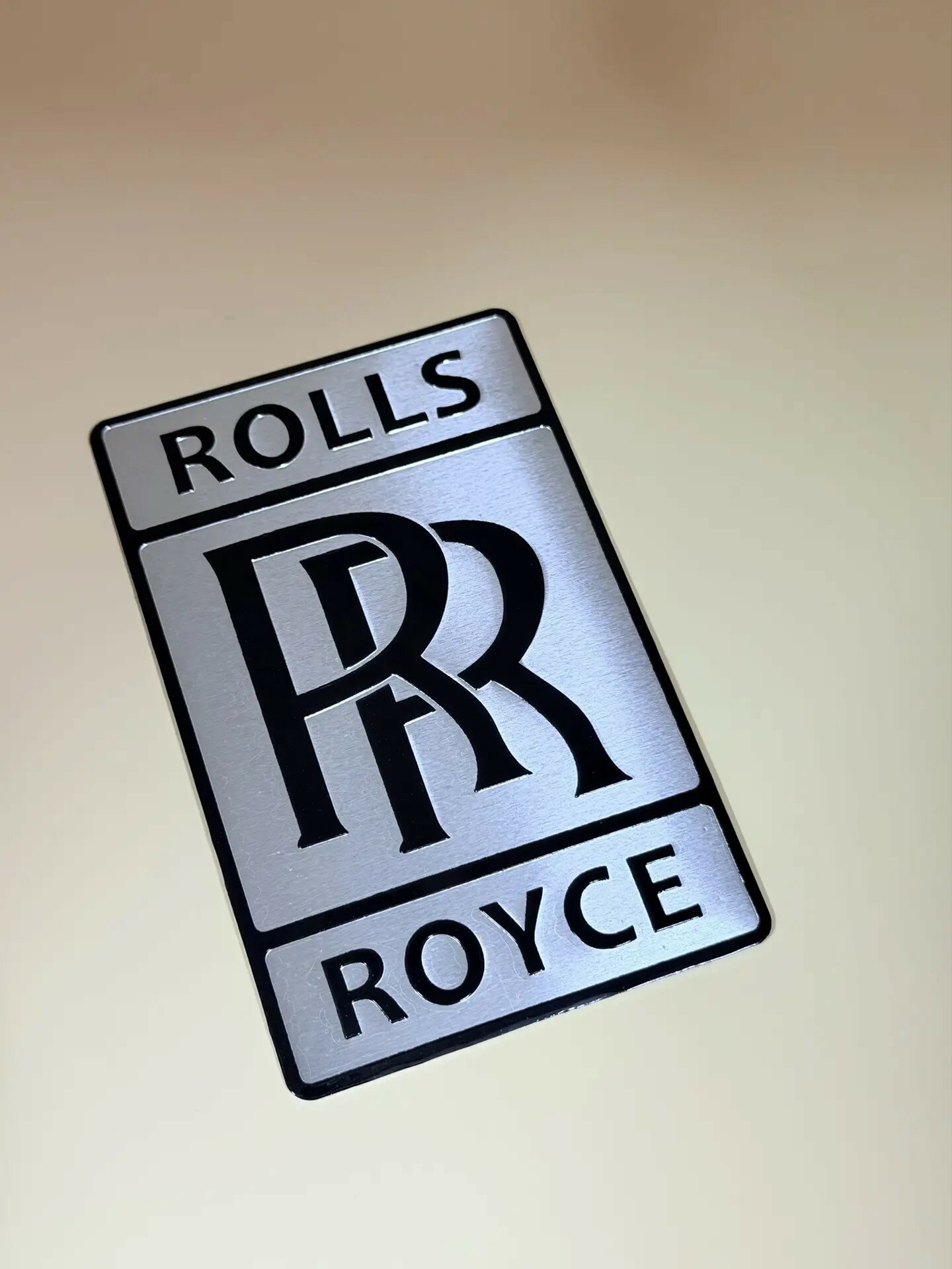 Шильдик надпись наклейка Rolls Royce Алюминий