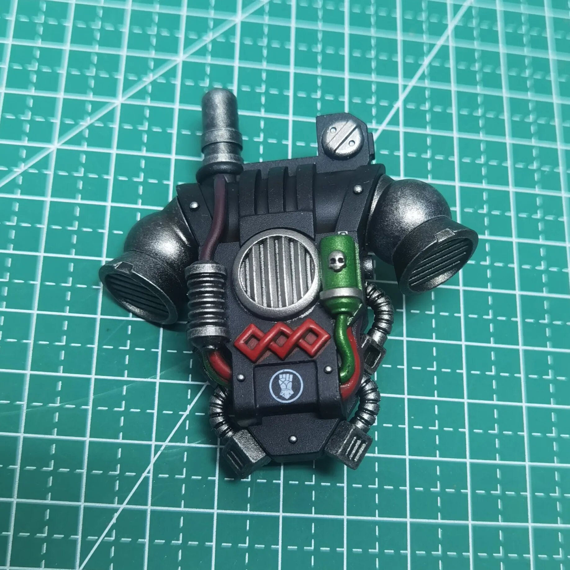 JOYTOY Warhammer 1/18 Аптекарь, аксессуар 7