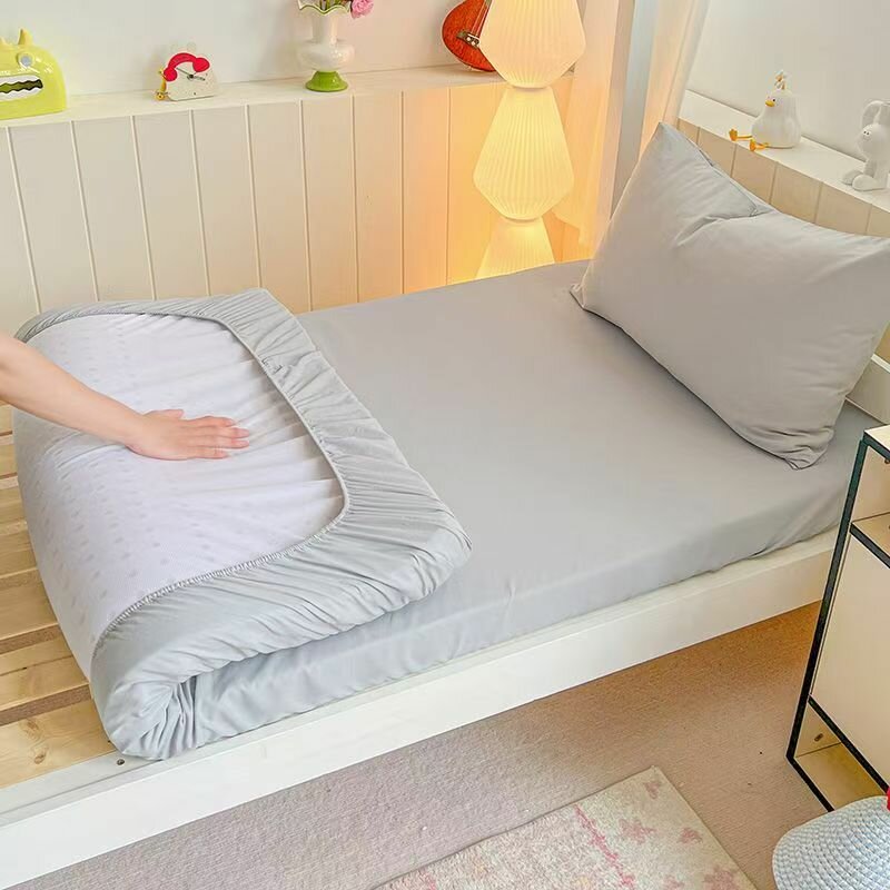 Непромокаемый наматрасник 90х190 с резинкой по кругу / непромокаемая простыня / Детский водонепроницаемый чехол на матрас