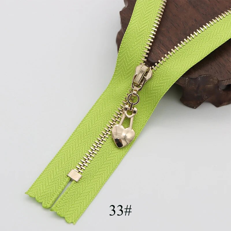 Молния зеленая 33# с сердечком, 15 см