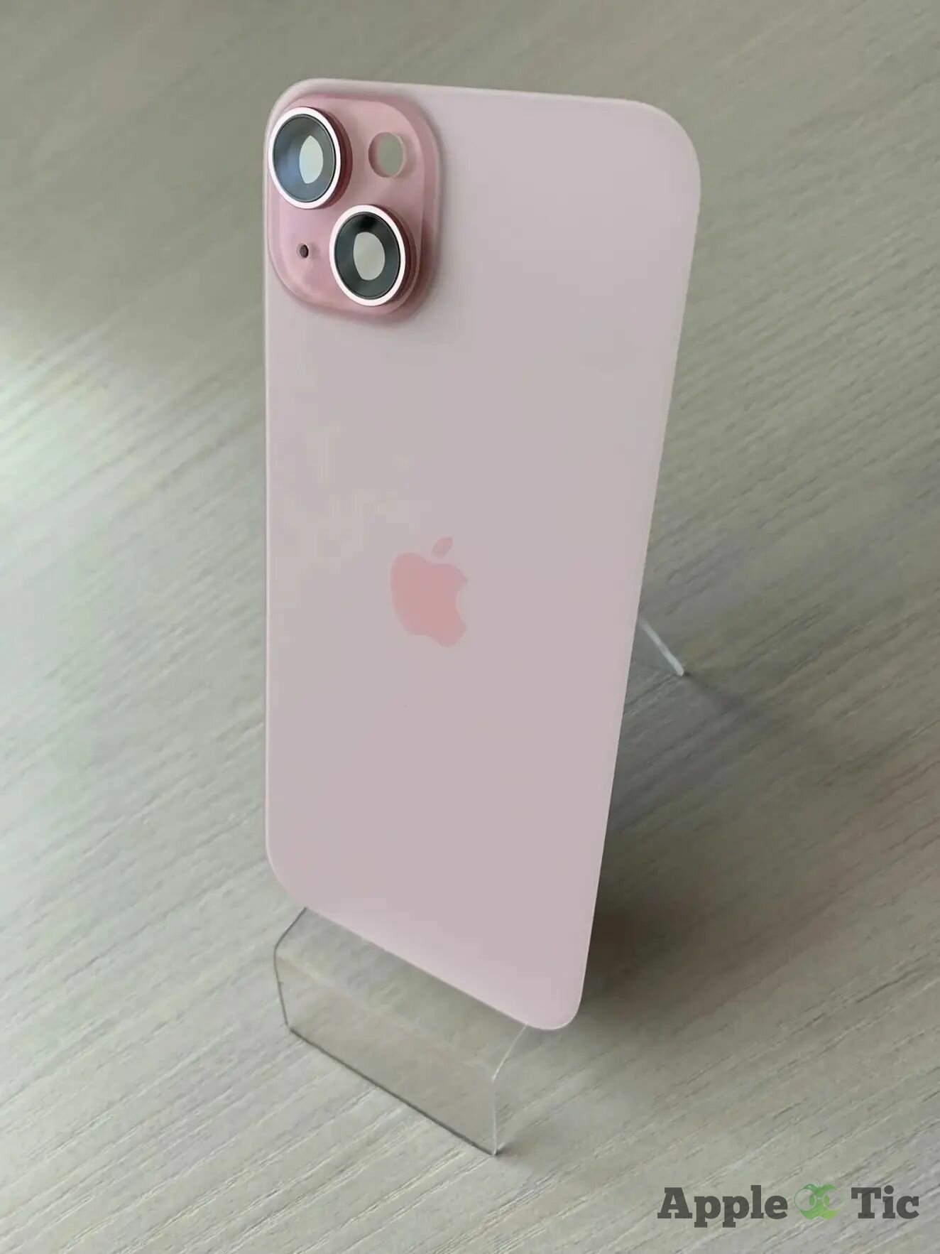 Задняя крышка iPhone 15 Plus в сборе с окошками камеры (Pink) розовая