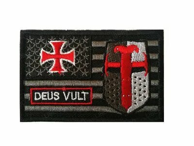 Нашивка Deus Vult рыцарь тамплиер, черная, 5x8cm