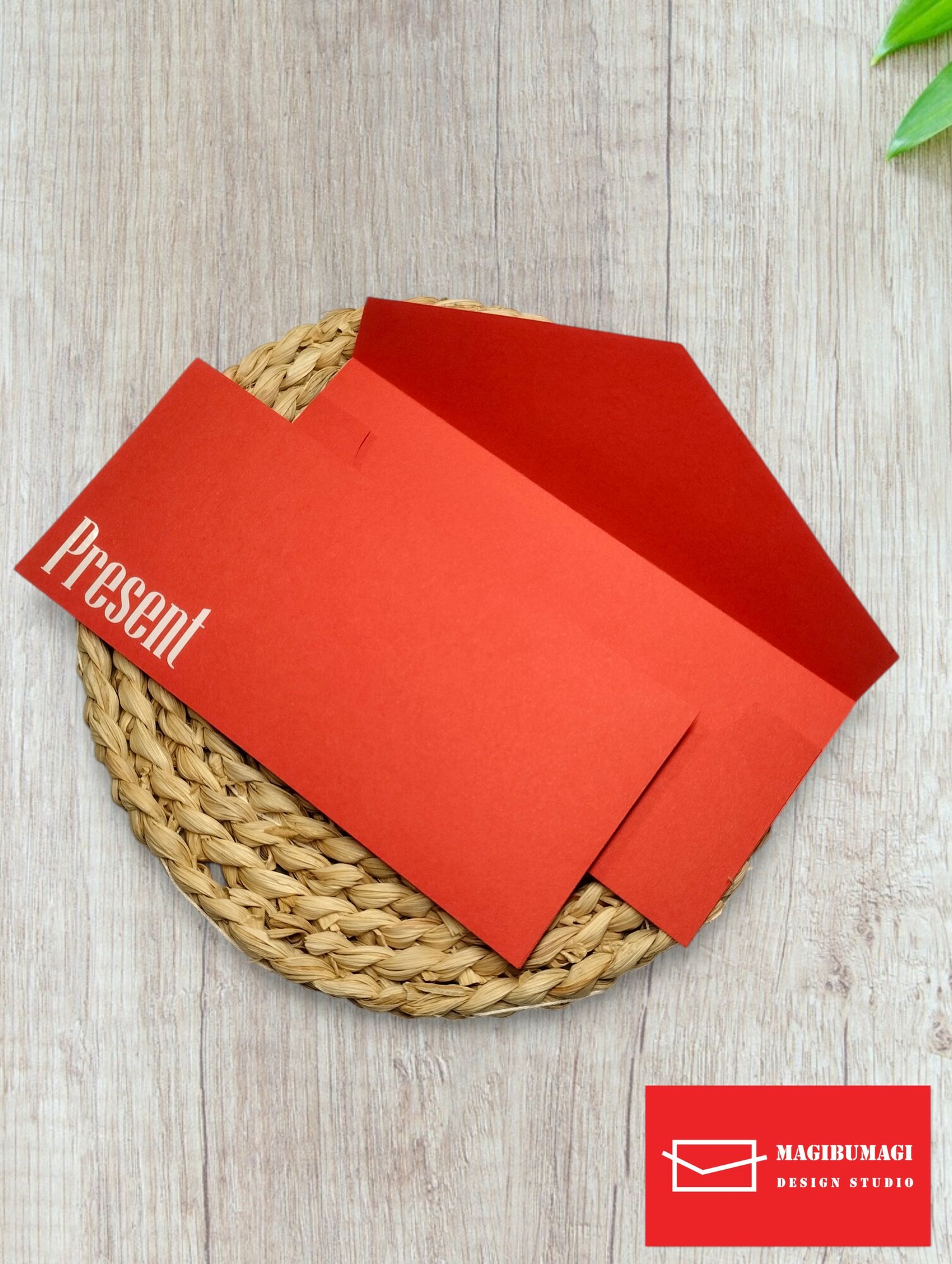 Конверт для денег "Present", красный (белая надпись), универсальный подарок