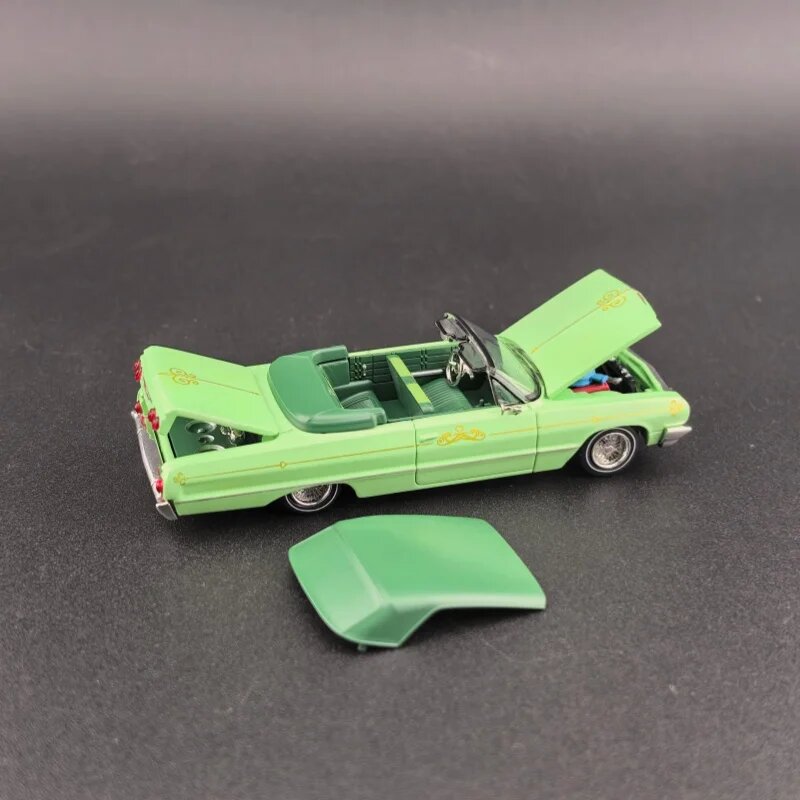 Модель автомобиля 1/64 Impala Coast Jumping, green