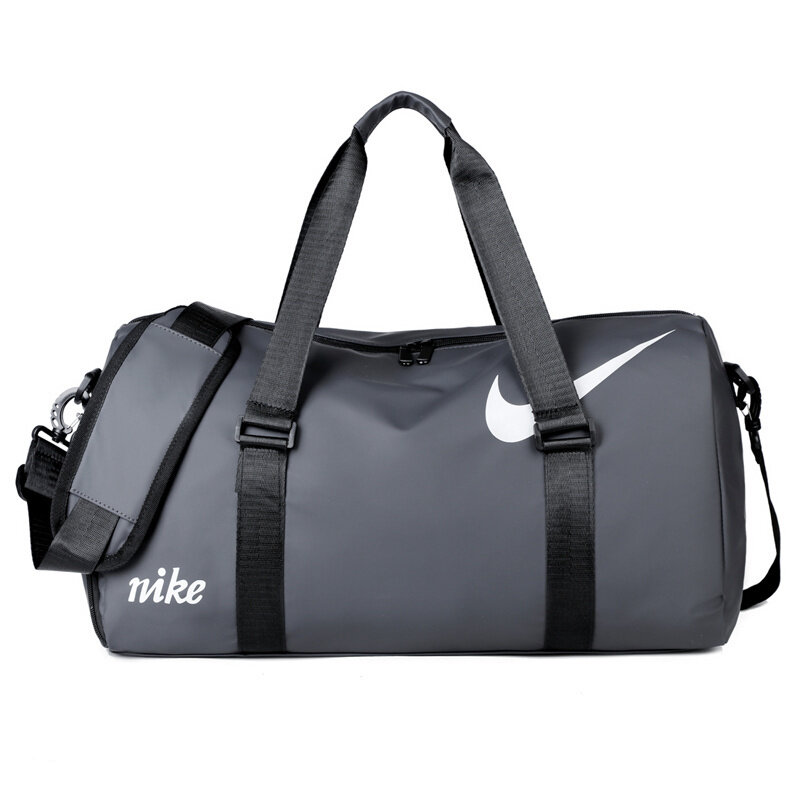 Спортивная сумка Nike унисекс, подходит для фитнеса, тренировок, путешествий, повседневной носки, ношения через плечо, в руке или в багаже. Водонепроницаемая и прочная.