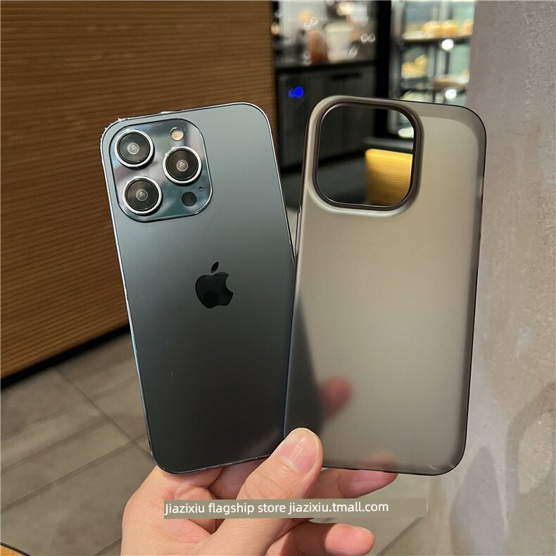 Чехол из матового пластика для iPhone 12, черный