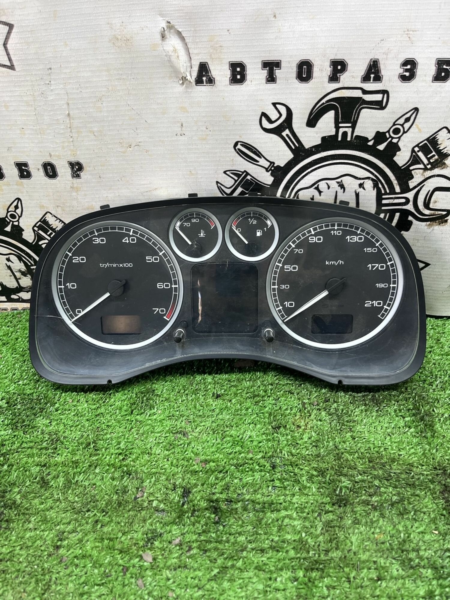 Приборная панель Peugeot 307, I 2002 с пробегом