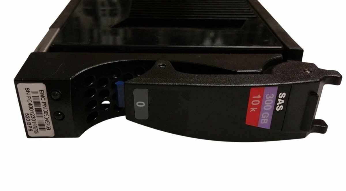 Жесткий диск EMC 300Gb 10000 Fibre Channel 3.5" HDD 005049299