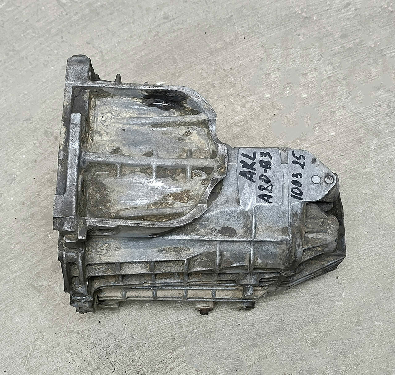 Корпус мкпп задняя часть AKL Audi 80 B3 1.8