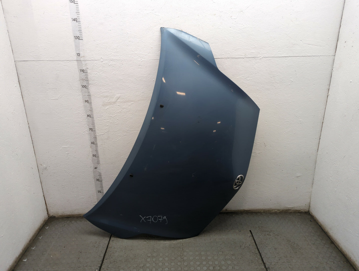 Капот Toyota Prius Б/У
