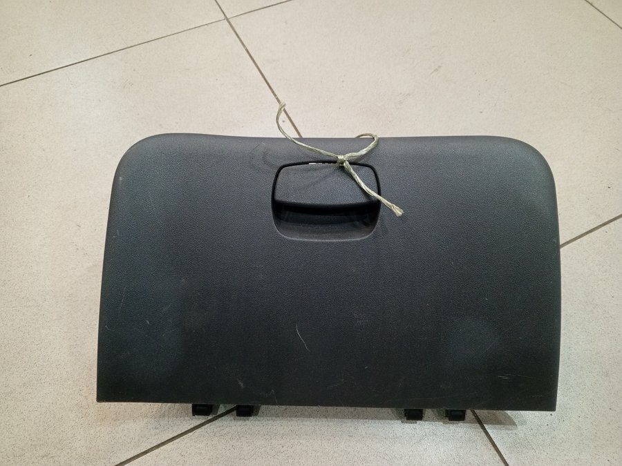 Бардачок от Kia Rio 2005-2011