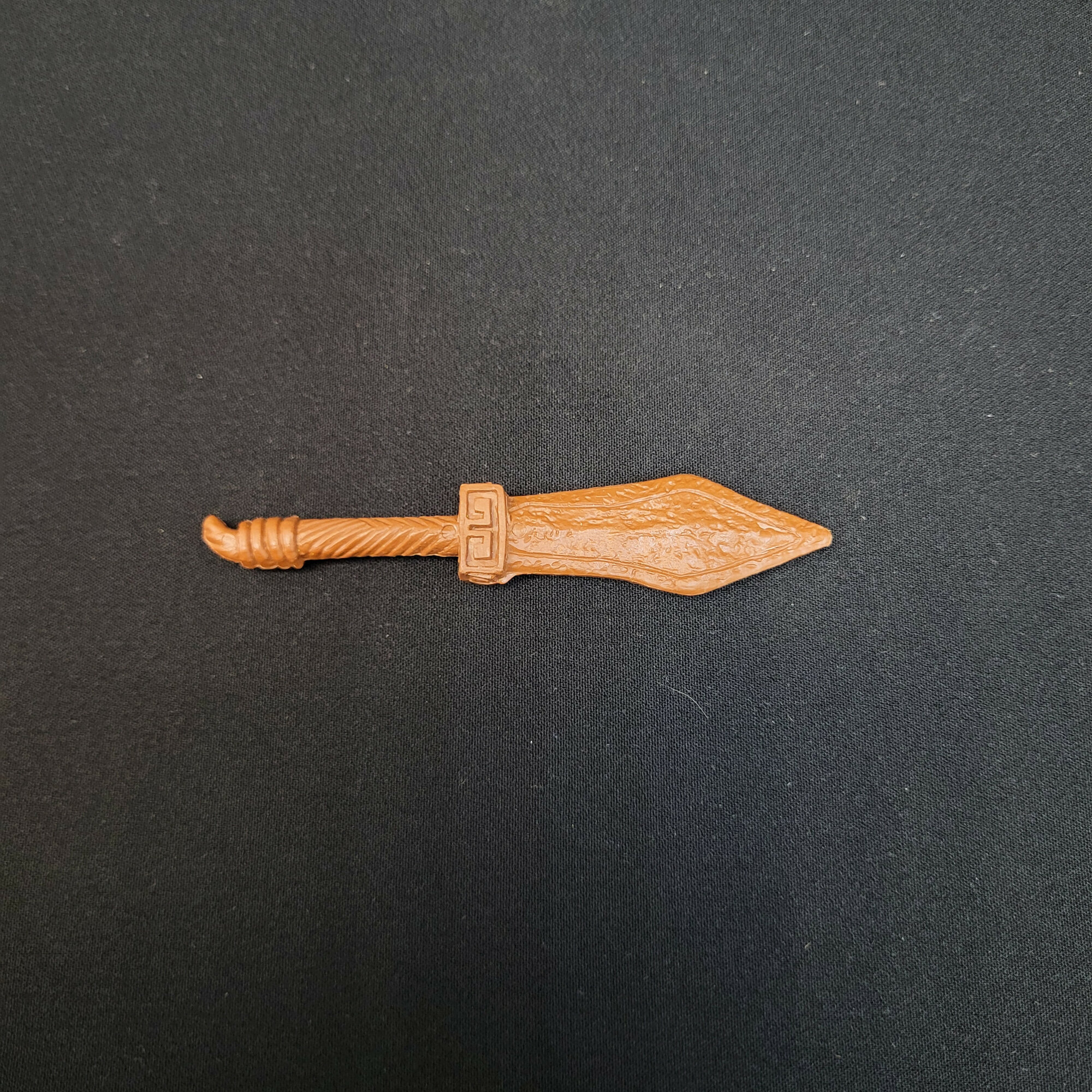Кинжал игрушечный винтажный, СССР. Пластмасса, аксессуар для куклы или солдатика