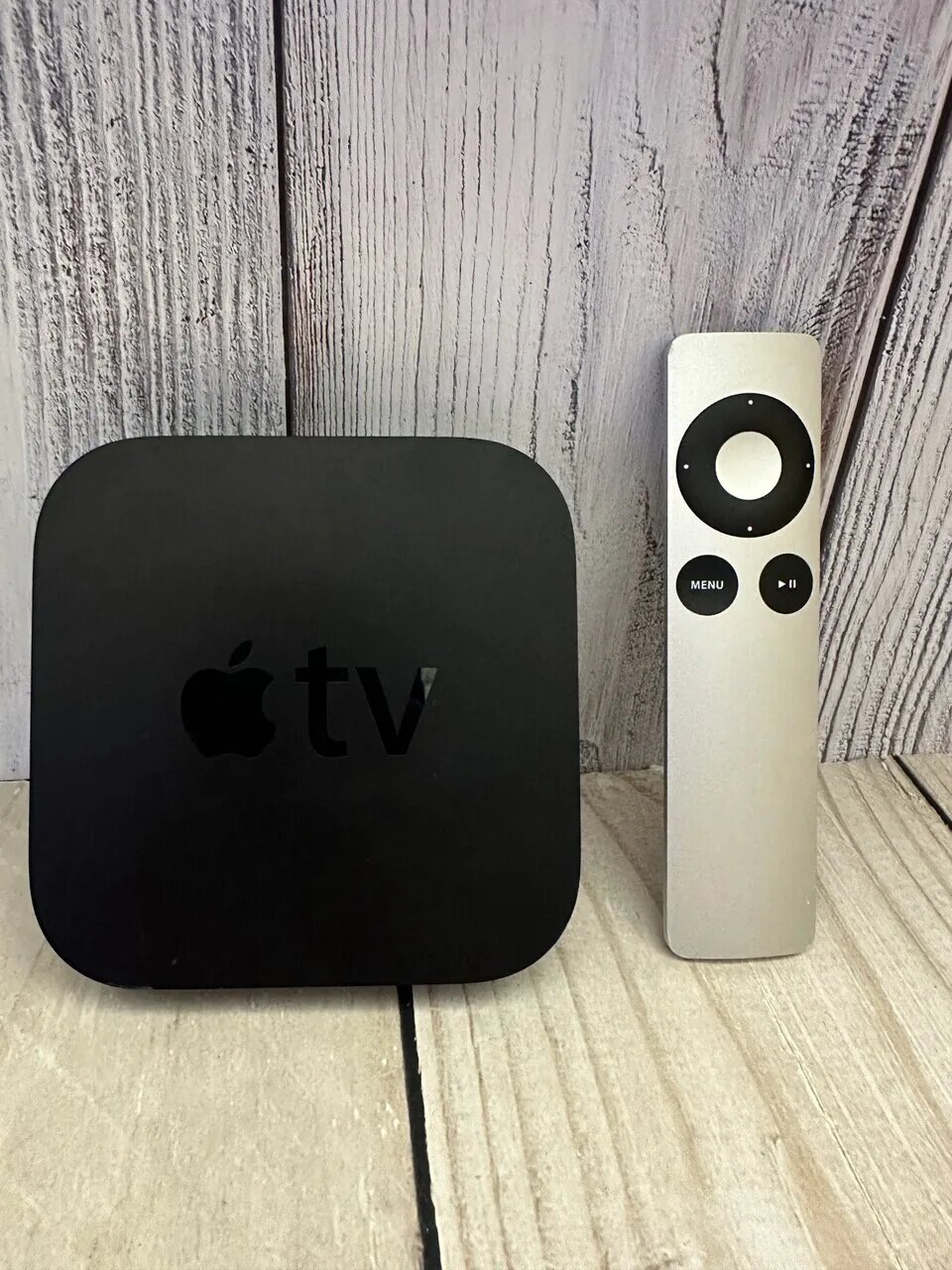 Смарт тв приставка Apple Tv A1469 отличная с оригинальным аэропультом