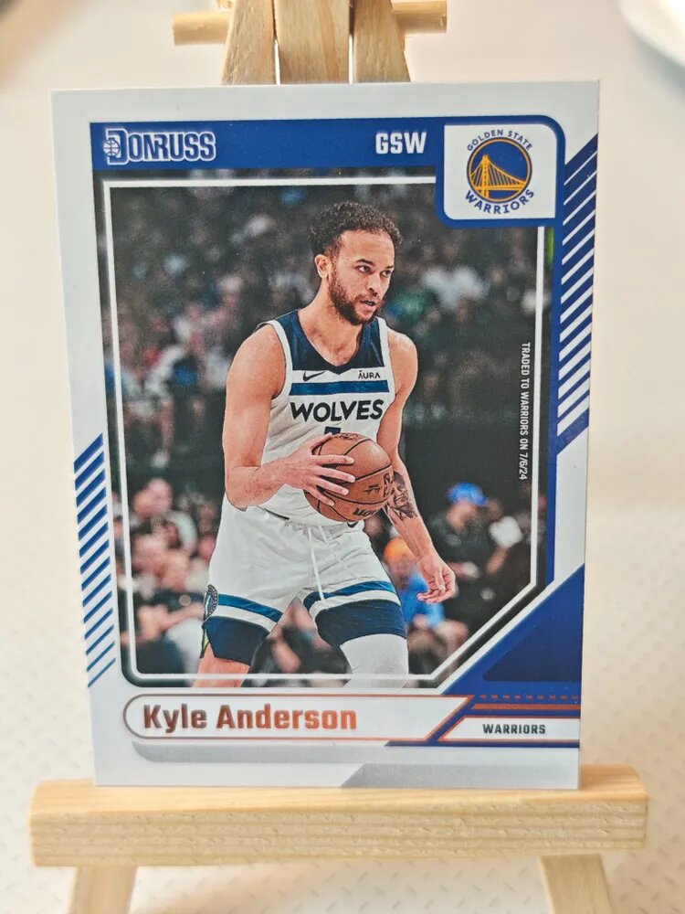 Коллекционные карточки игроков НБА от PANINI - обычные карточки