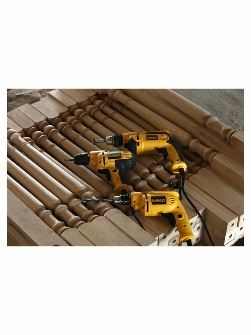 Дрель сетевая Dewalt DWD014S — фото 1