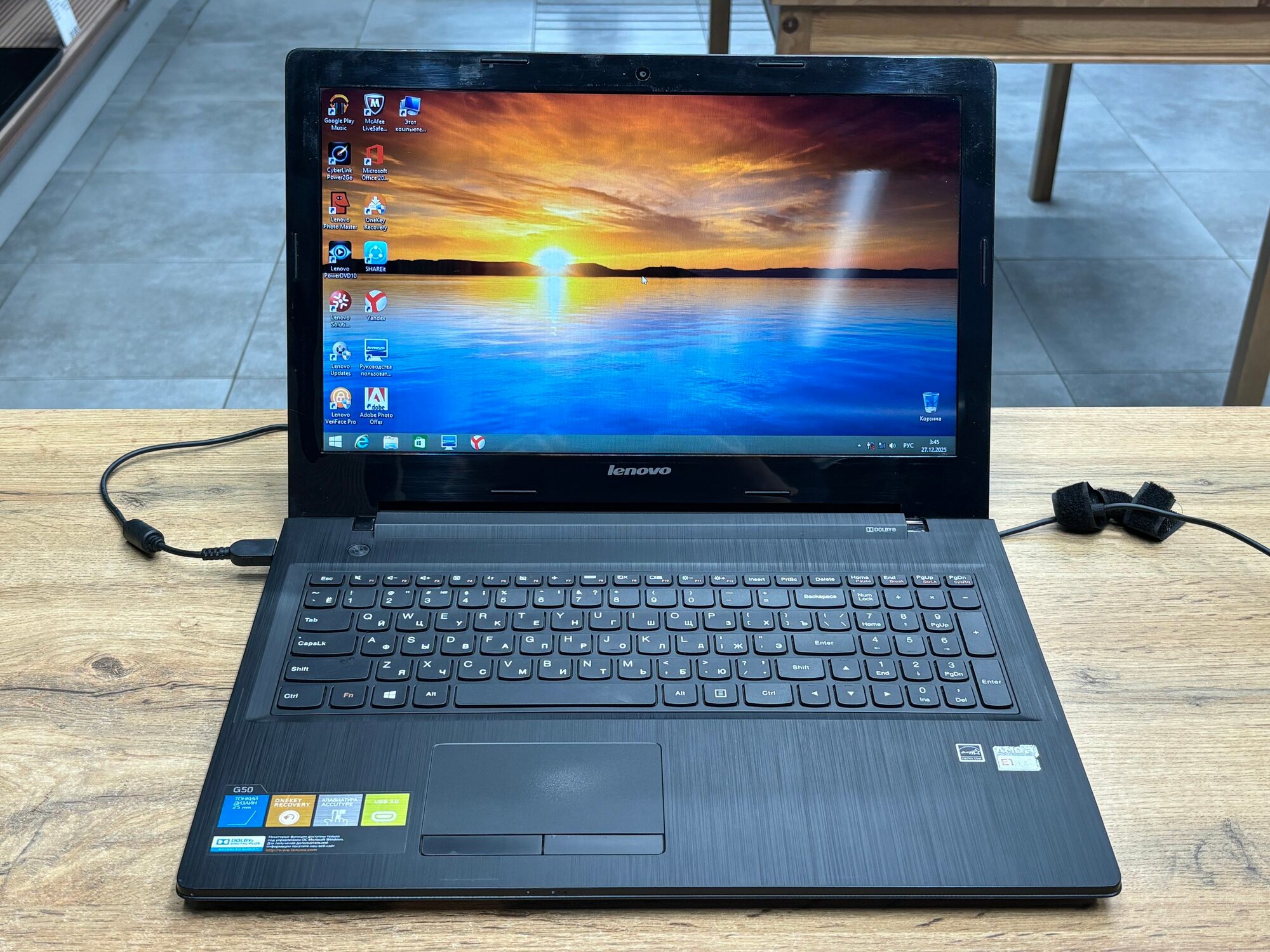 Ноутбук Lenovo G501/15.6"HD /AMD E1-6010/4gb/500Windows 10. Товар уцененный